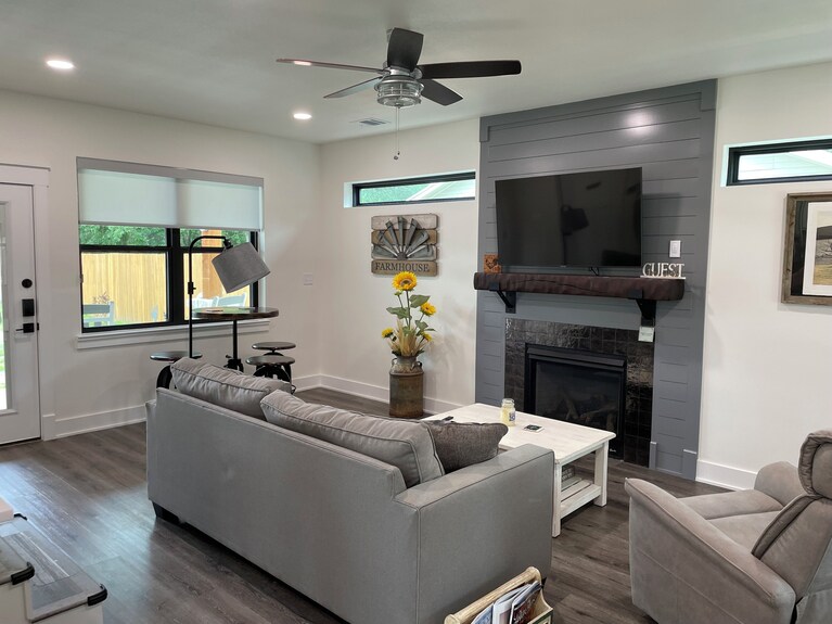 Best Little Farmhouse In Bastrop - Lake Bastrop South Shore Park, Bastrop