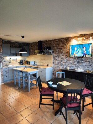 Condo conforto | Cozinha privada | Geladeira, cooktop, chaleira elétrica, torradeira