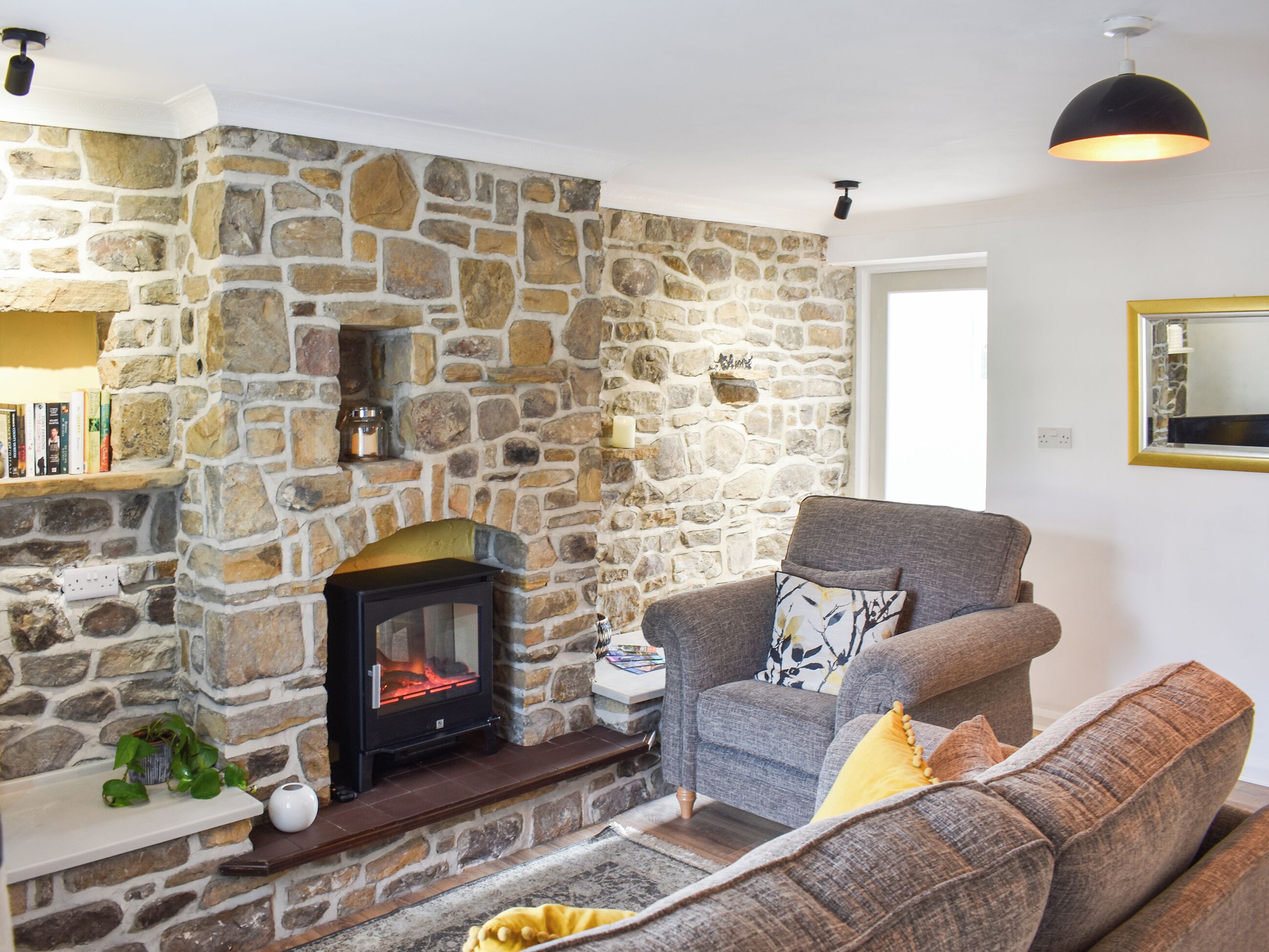 2 Bedroom Accommodation In Bishop Auckland - Bishop Auckland