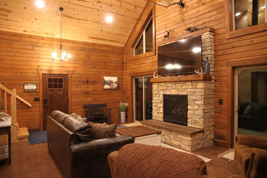 Brand New Cabin In The Pines W Private Lake - Wisconsin