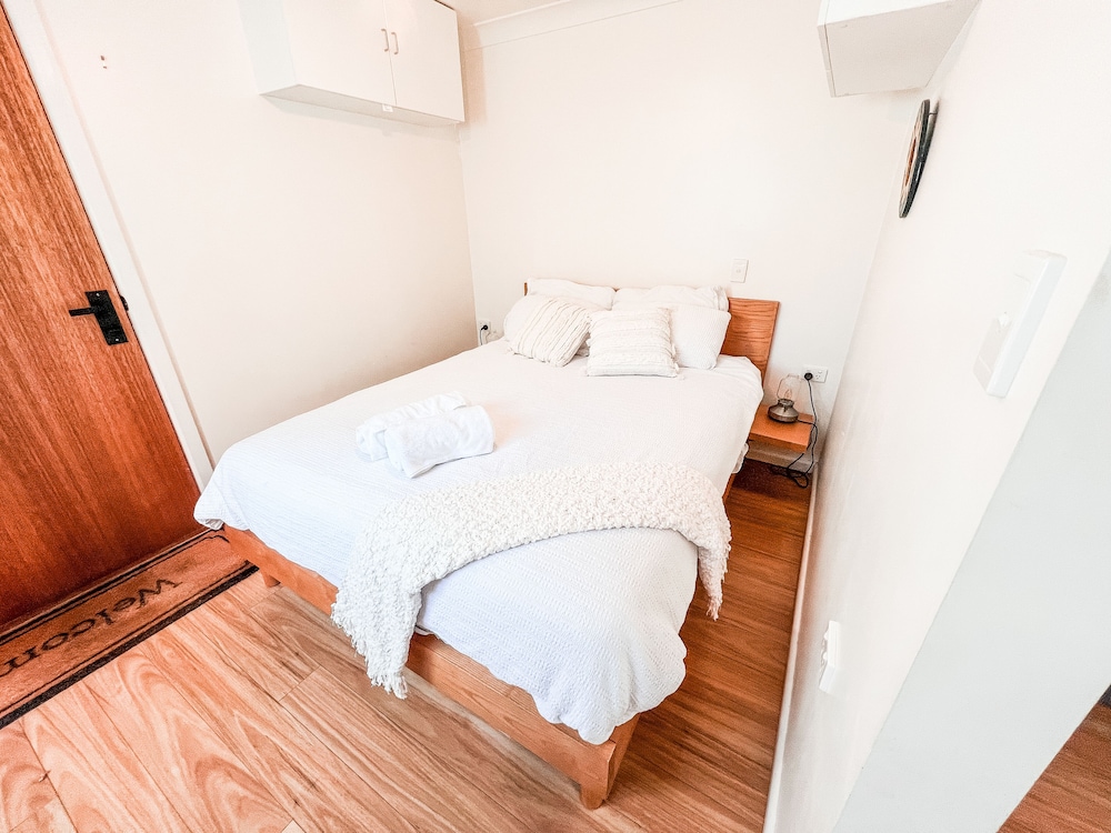 Private Central Castlemaine Studio On Steam Train Line - Castlemaine