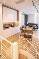 Loft, não fumadores | 1 quarto, cofre no quarto, secretária