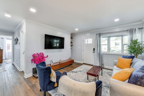 Newly Updated Home ~ 3 Mi To Downtown Charlotte! - Charlotte, NC