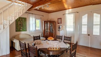 Casa | 4 quartos, escrivaninha