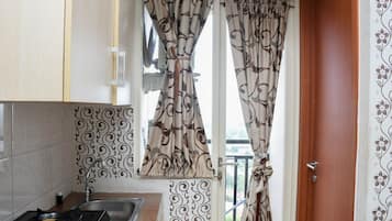 Geladeira grande, cooktop