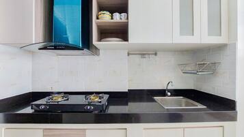 Estúdio | Cozinha privada | Um frigorífico, uma placa de cozinha, uma panela elétrica de arroz