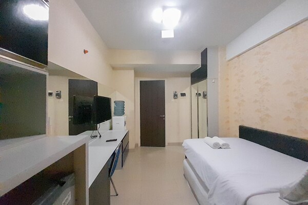 Comfort And Cozy Studio Student Castle Yogyakarta Apartment - Yogyakarta
