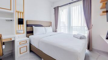 Estúdio, 1 cama queen-size | Secretária