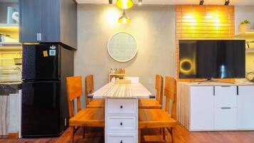 Estúdio | Cozinha privada | Um frigorífico, uma placa de cozinha, uma panela elétrica de arroz