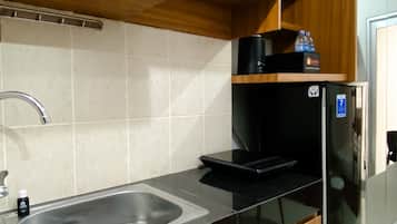Estúdio | Cozinha privada | Um frigorífico, uma placa de cozinha, uma panela elétrica de arroz