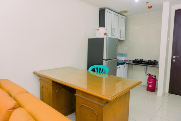Modern Look And Homey 2br At Great Western Resort Apartment - Jakarta
