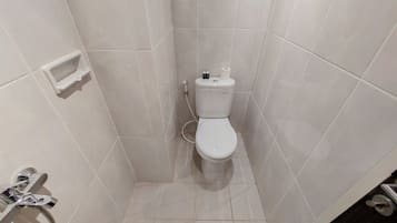 Apartamento | Banheiro | Chuveiro, toalhas de banho