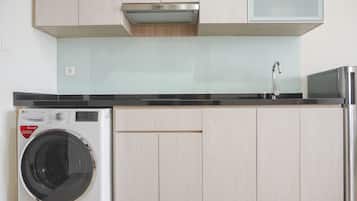 Estúdio | Cozinha privada | Um frigorífico, uma placa de cozinha, uma panela elétrica de arroz