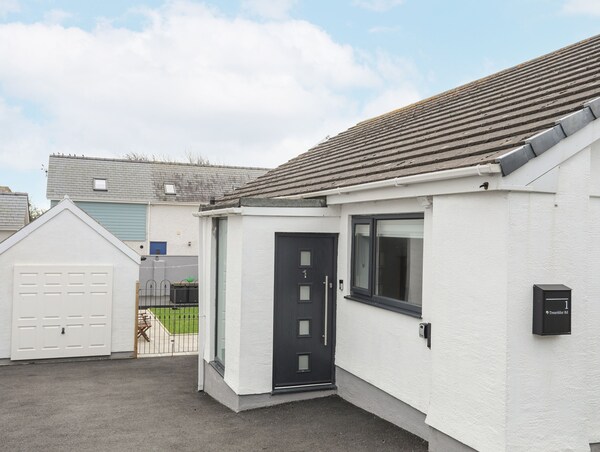 Clydfan, No 1 Trearddur Road - Trearddur Bay