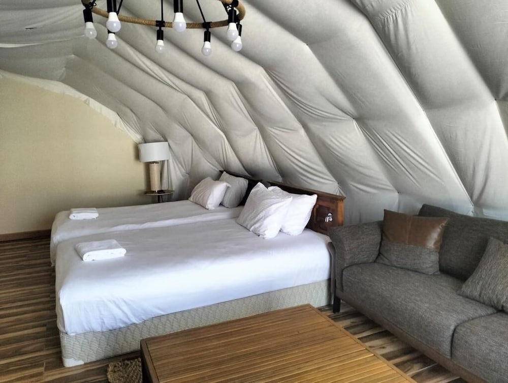 Charming Barn In Rak. Rustic Charm, Modern Comfort. Book Now! - Ras al Khaimah
