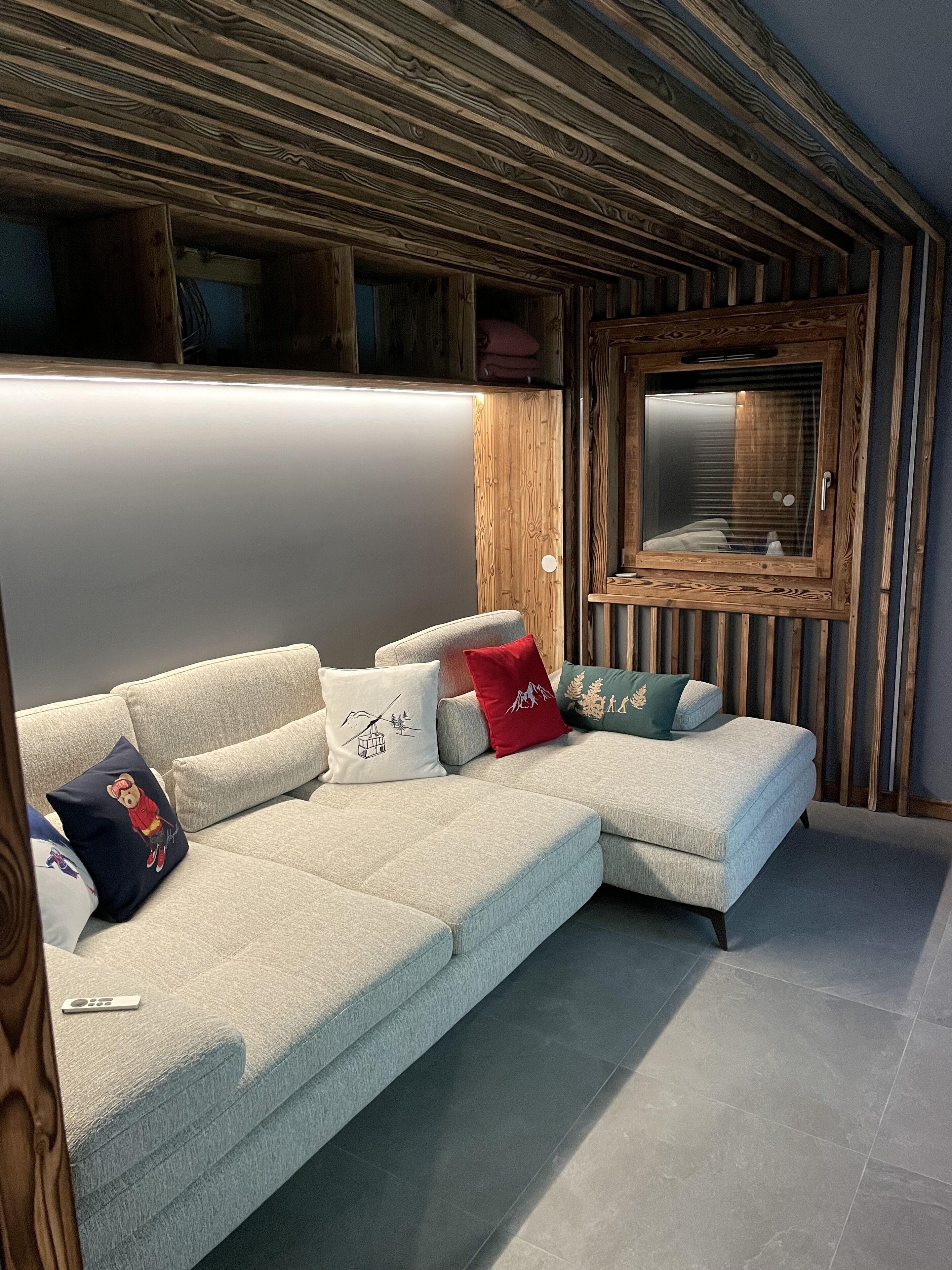 Superbe Chalet Entièrement Rénové: Confortable, Spacieux Et Lumineux - Châtel