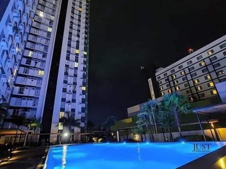 2 piscinas exteriores