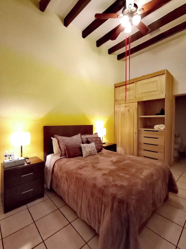 Room-room 3 For 2 People, Double Bed - Morelia