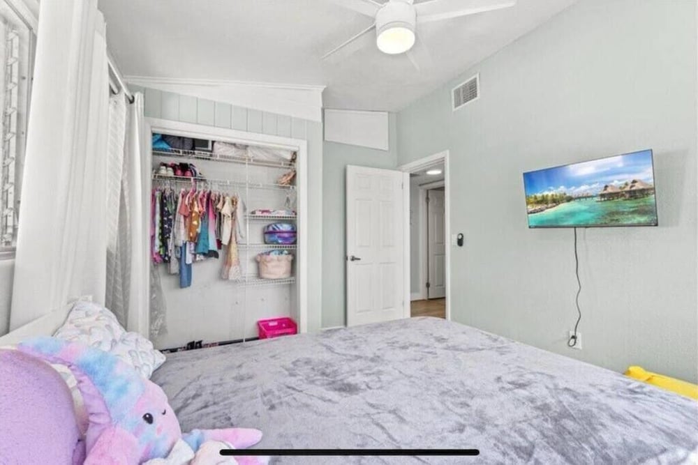 Downtown Beach Cottage  - Heated Pool - Stuart, FL