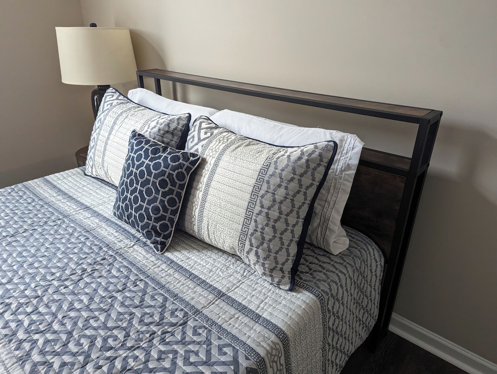 Cedar's Corner In Concord | Spacious & Clean - Concord, NC