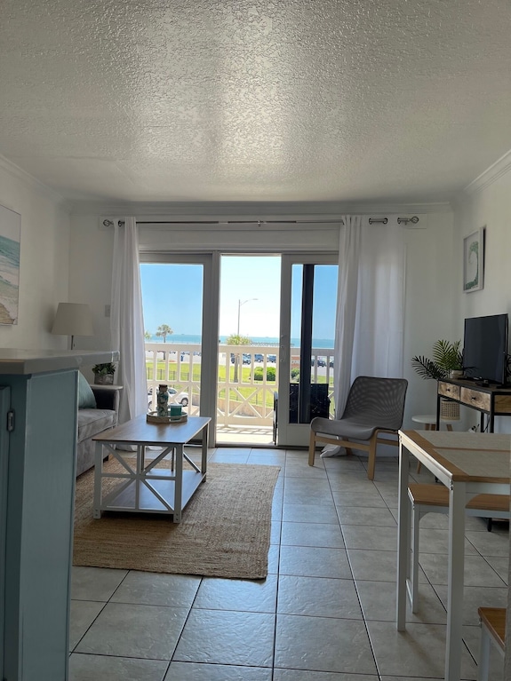 Front Beach View Cozy Condo In Galveston With Beautiful Ocean View - Galveston, TX