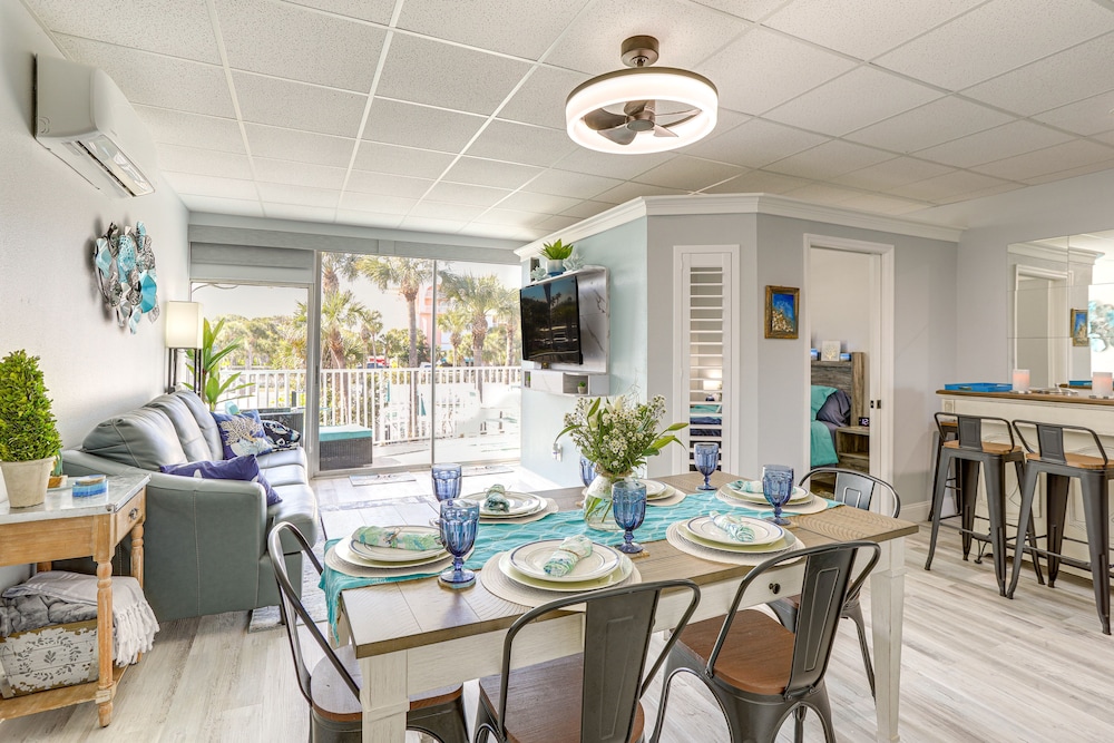 Waterfront Indian Shores Condo - Walk To Beach! - Redington Shores, FL