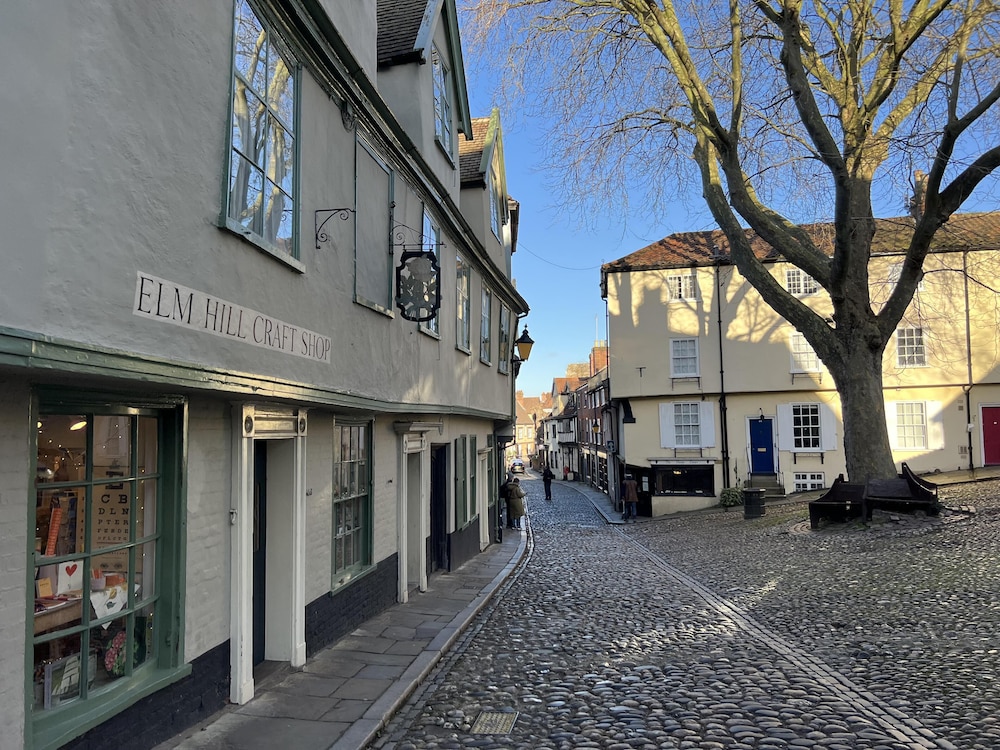 Beautiful Apartment In The Cathedral Grounds - Norwich