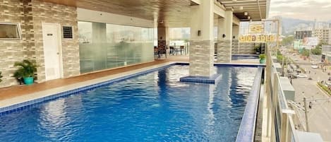 Piscina infinita