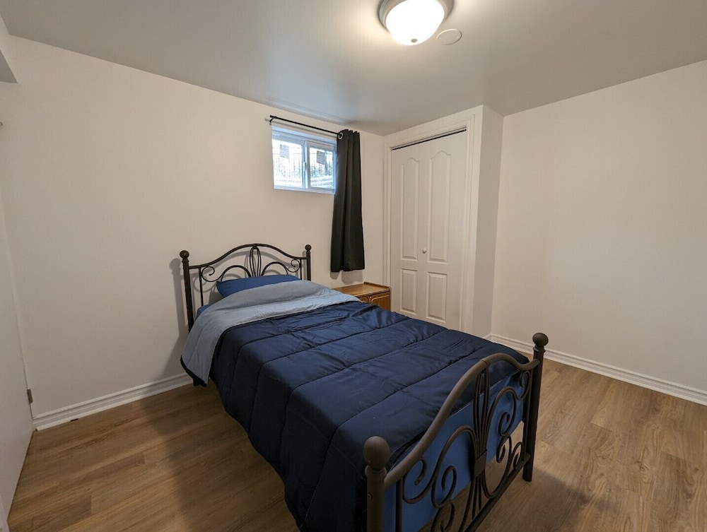 Beautiful Recently Renovated House Semi-detached In Laval. - Montréal