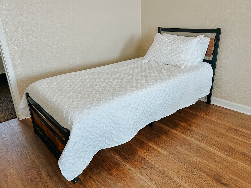 Stress Free Stay With Fast Commute & Essentials - Corpus Christi, TX