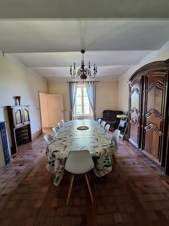 Gîte De L'andarge 10 Personnes, Se Retrouver En Famille Ou Entre Amis - Decize