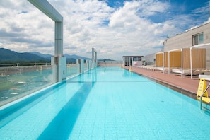 Piscina externa sazonal