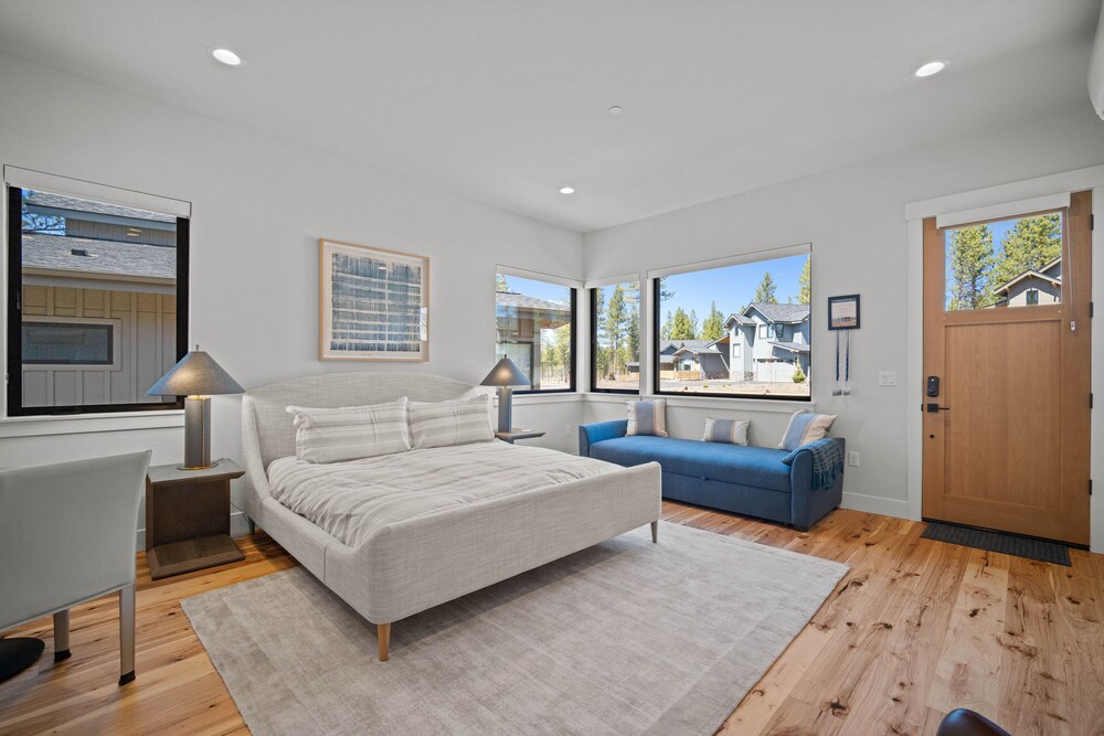 Forestbrook Studio with Modern Style & Private Terrace - Sunriver | Vrbo