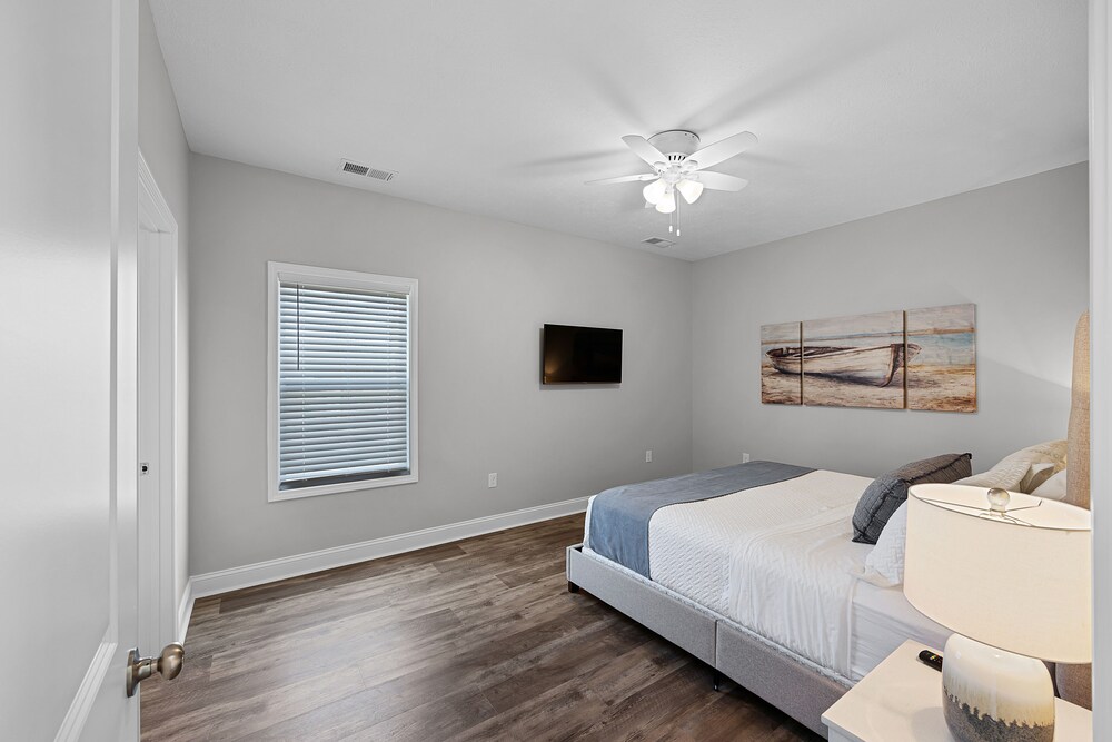 Newly built Chalet on State Park Golf Course 5 min from Pickwick Lake ...