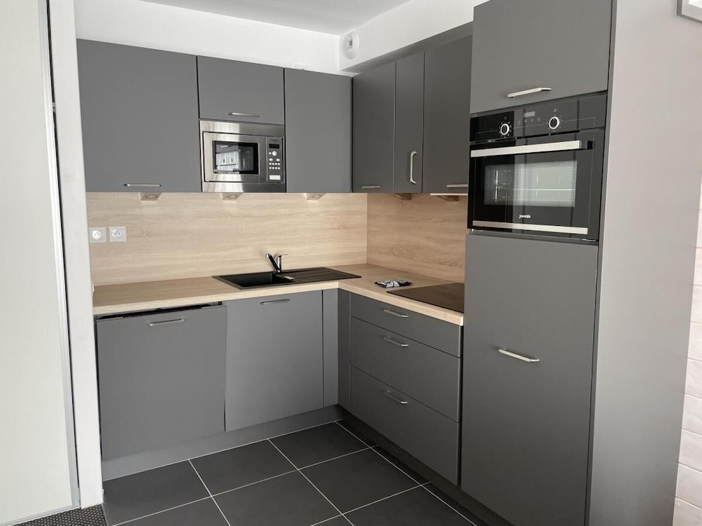150m from ski slopes, 1st floor, view ski slopes, swimming pool ...