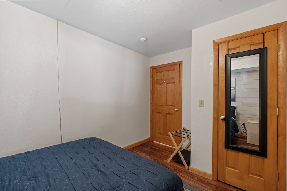 Large Mountain Cabin Getaway With High Speed Wifi And Hot Tub In Jackson, Nh - Jackson, NH