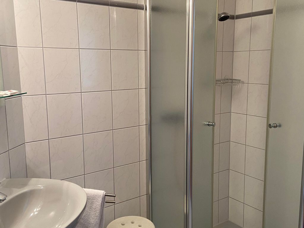Pension Zum Bahnhof - Doppelzimmer, Dusche, Wc - Landau