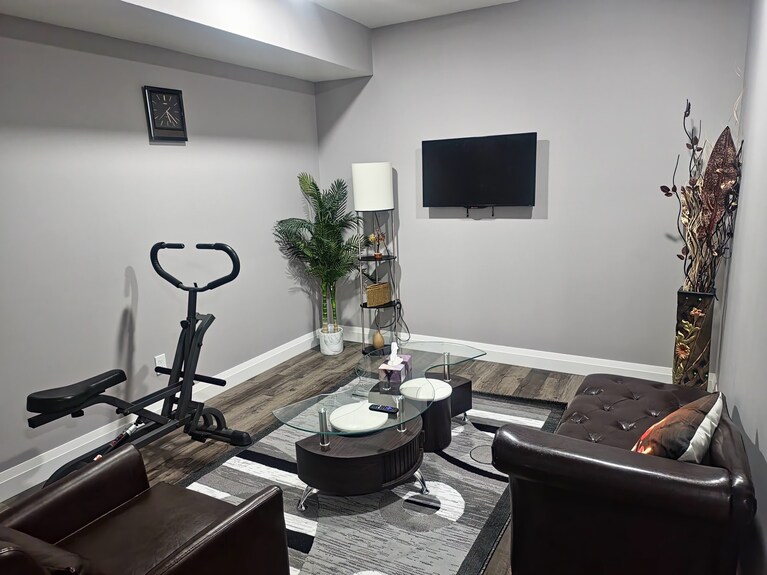 Cozy Basement Suite With Free Wifi And Private Entrance - Edmonton