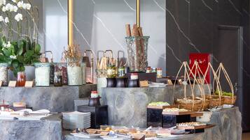 Pequeno-almoço tipo buffet diário incluído