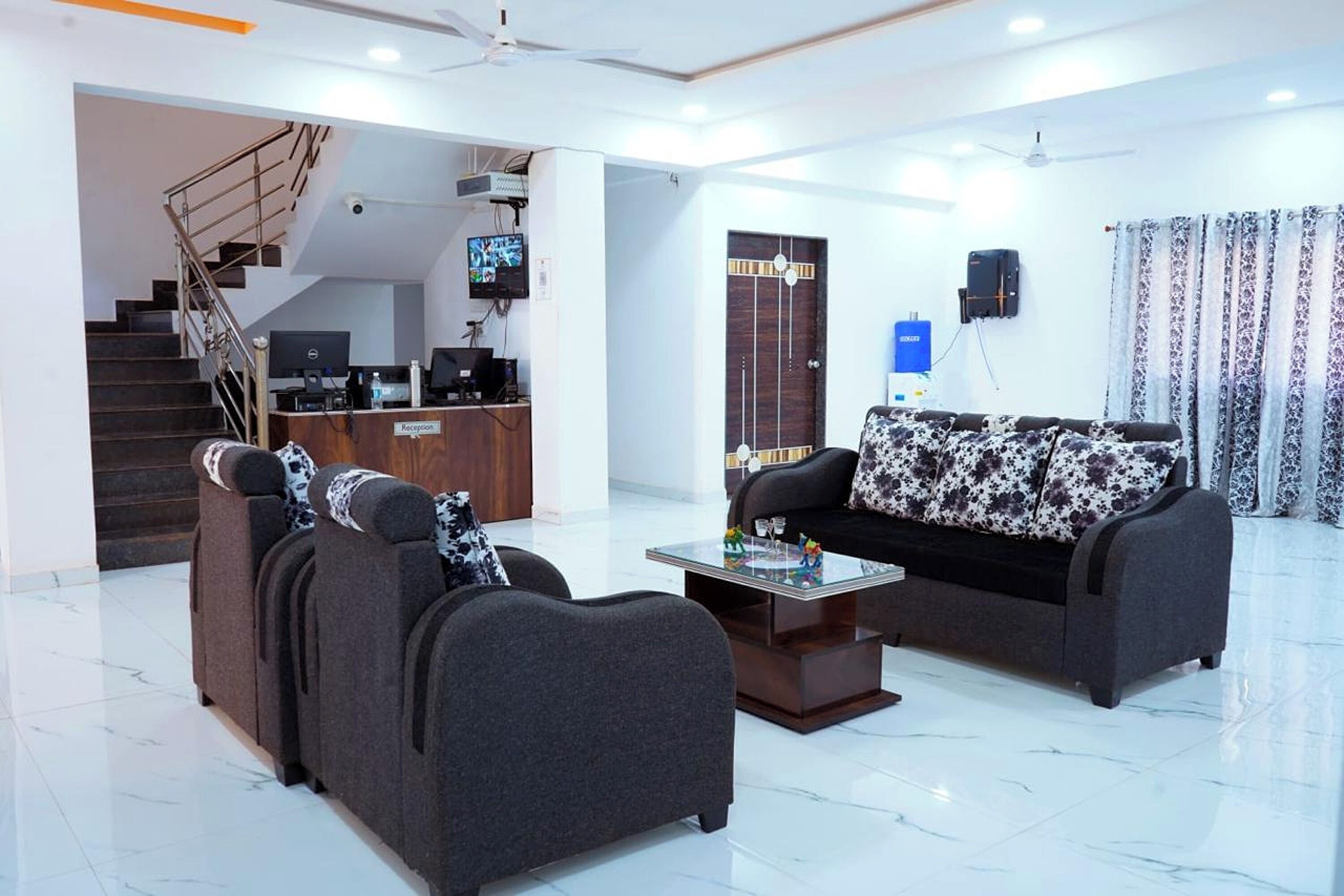 Quarto luxo | Área de estar | TV