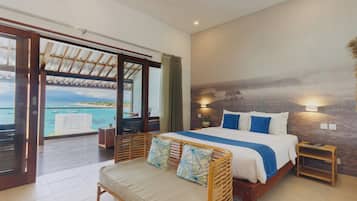 Quarto Superior, varanda, vista para o oceano | Cofre com capacidade para portátil, cortinas/cortinados opacos