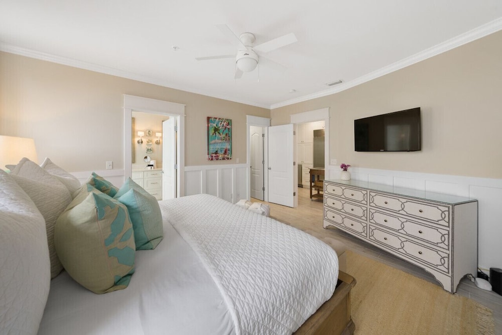 30A Gulf front Condo at Monterey C202 with beach service - Seacrest | Vrbo