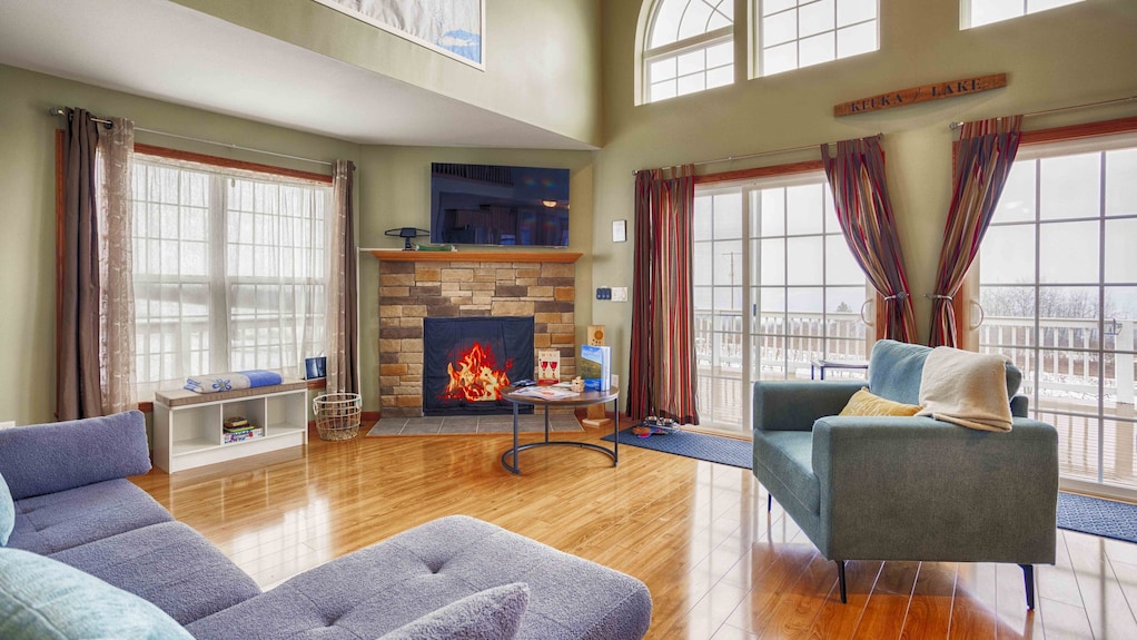 Vineyard With A View: Close To Wineries + Hot Tub! - Bath, NY