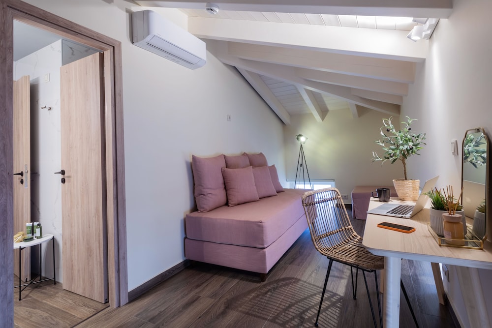 Elaia Athens Boutique Themed With The Olive Tree. - アテネ
