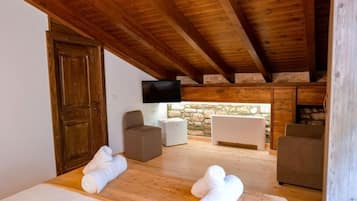 Quarto triplo conforto | 1 quarto, Wi-Fi de cortesia