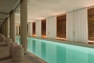 Piscina interior 
