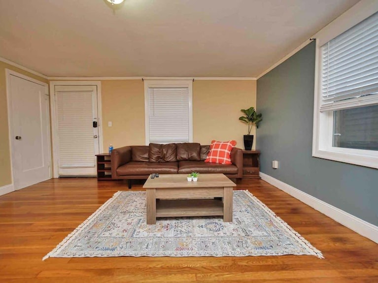 Affordable 2br Apt | Uptown + Parking + Near Shops & Dining - El Cerrito, CA