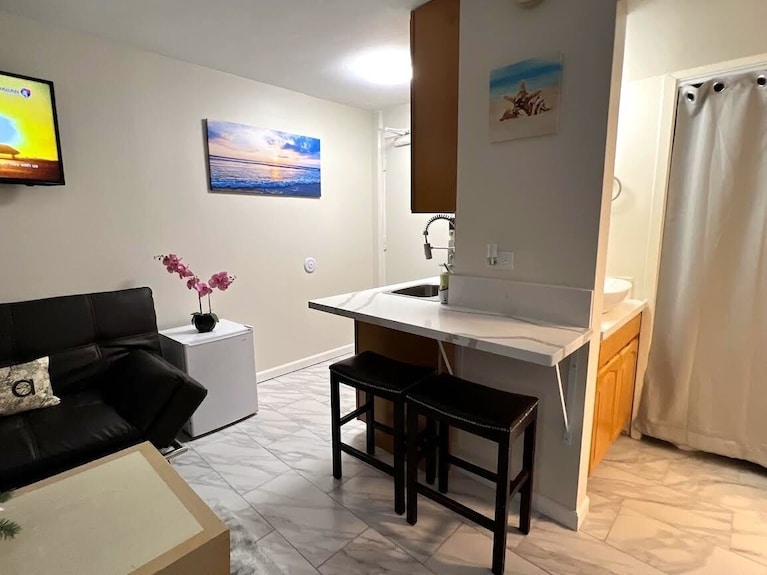 Aloha Surf Waikiki - 5 Minute Walk To Waikiki Beach - Honolulu, HI