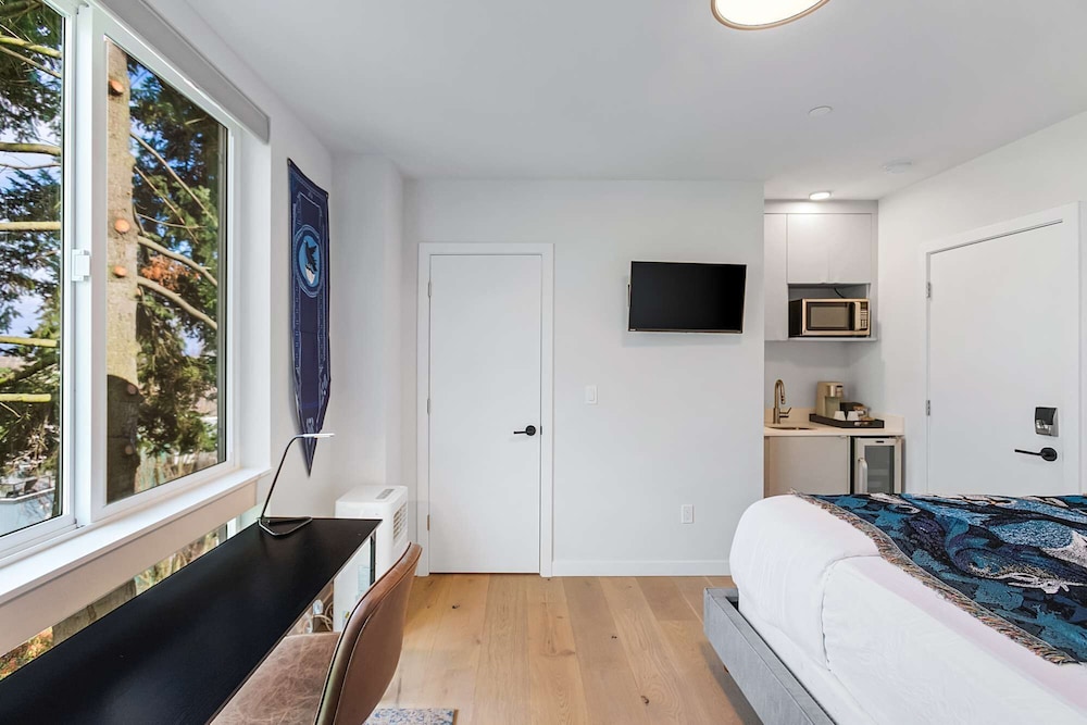 The Boy Who Lived, Harry Potter's Sweet Suite - Bothell, WA