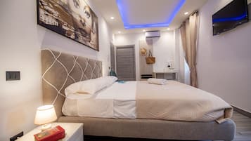 Quarto quádruplo luxo | Camas com colchões de espuma com sistema de memória, cofres nos quartos
